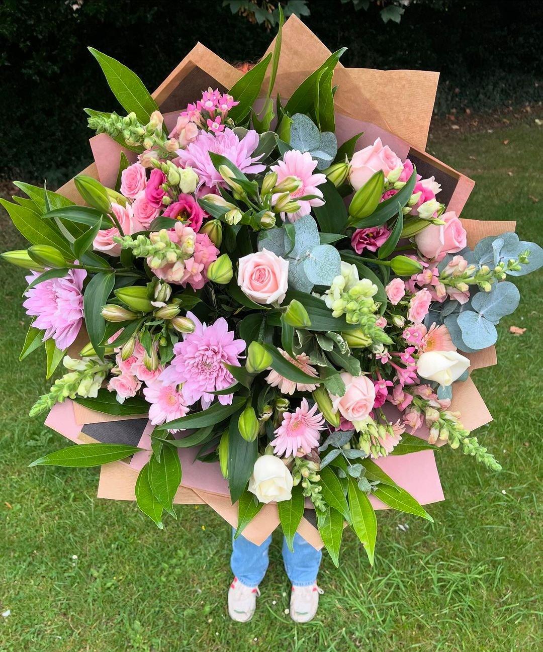 Luxurious Pastel Bouquet | Same Day Flowers | Interflora